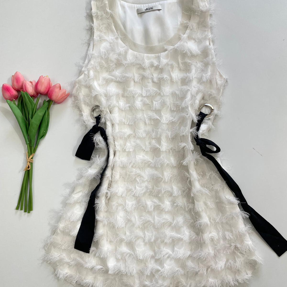 Dizzit White Dress - Bust 32 – Outdated