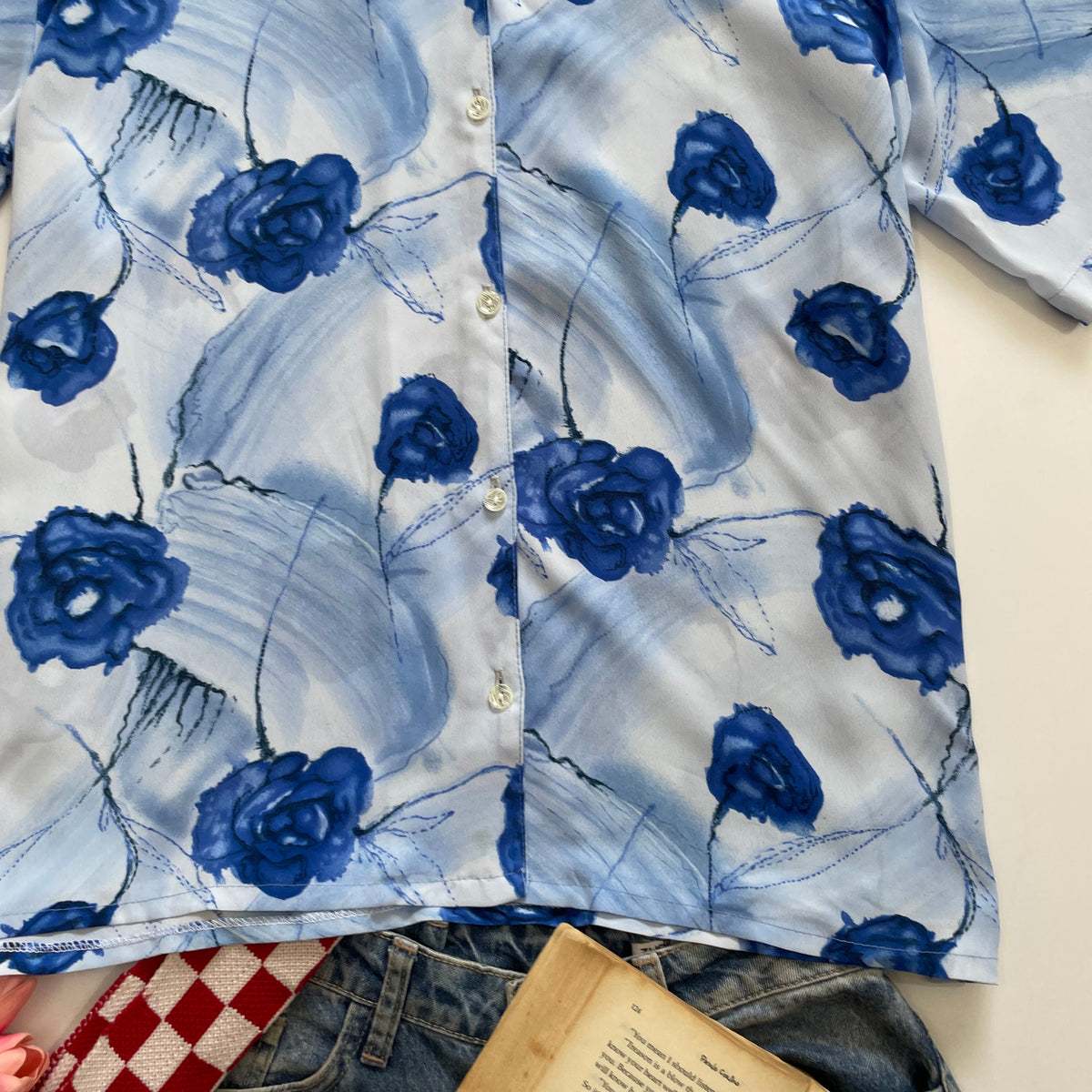 Shirt-Bust 46 – Outdated